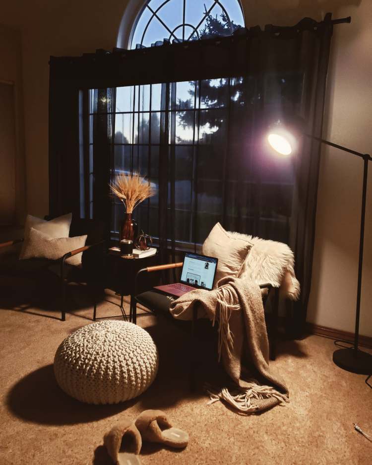 ABOUT – a cup of lo